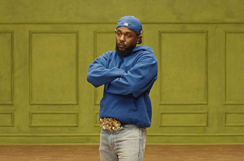 Kendrick Lamar Reps Compton & Says ‘Jesus Saves Gangsters Too’ in ...